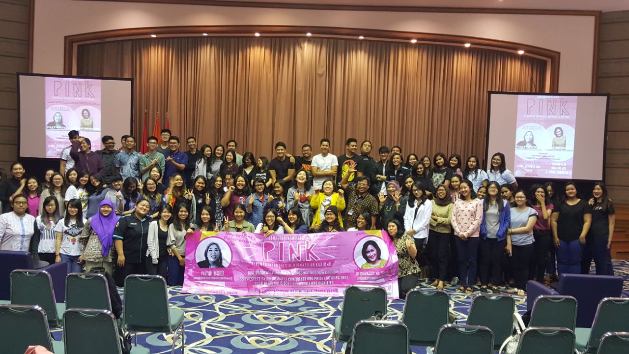 SEMINAR PEREMPUAN INDONESIA BERSAMA DENGAN INAYAH WAHID DAN LIVIA ISKANDAR